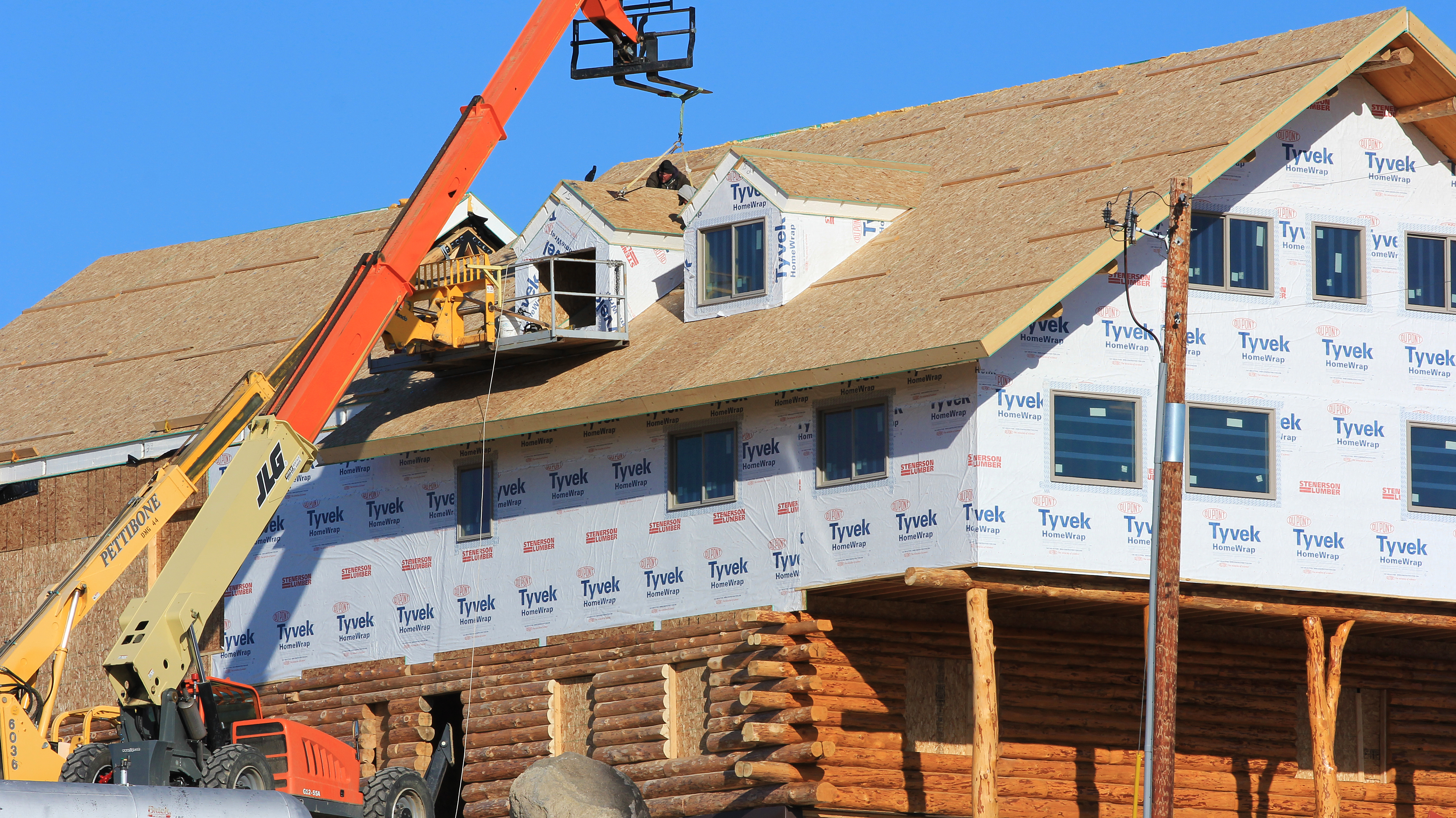 Roof Construction | Coteau des Prairies Lodge